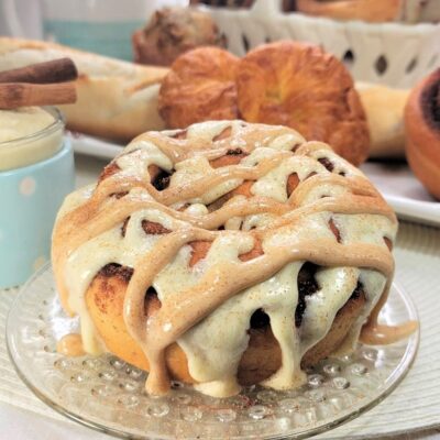 Order Cinnamon Rolls Online | Cinnamom Bakery
