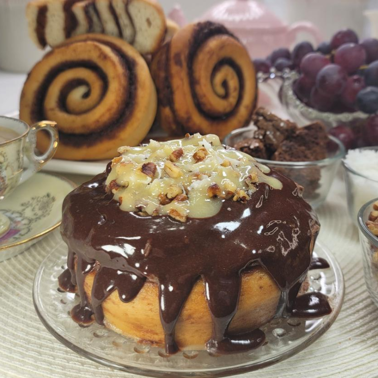 Order Cinnamon Rolls Online | Cinnamom Bakery