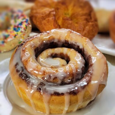 Regular Cinnamon Rolls For Sale - Cinnamom Bakery