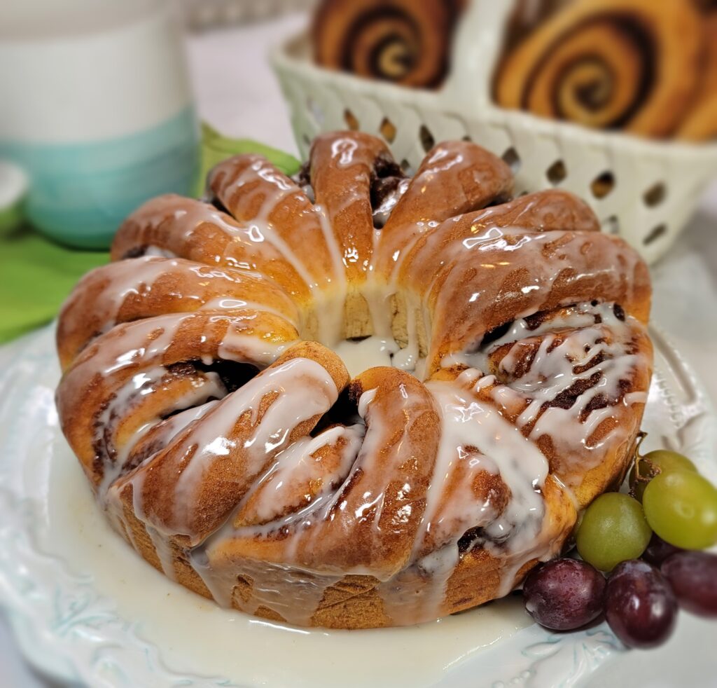 Order Cinnamon Rolls Online | Cinnamom Bakery