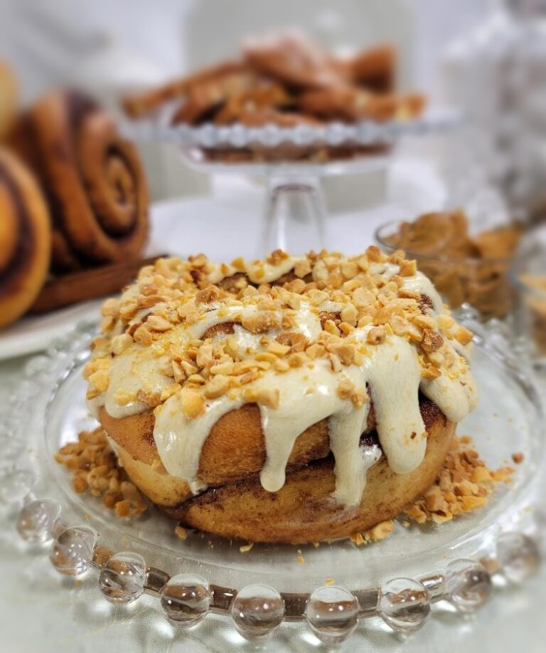 Order Cinnamon Rolls Online | Cinnamom Bakery