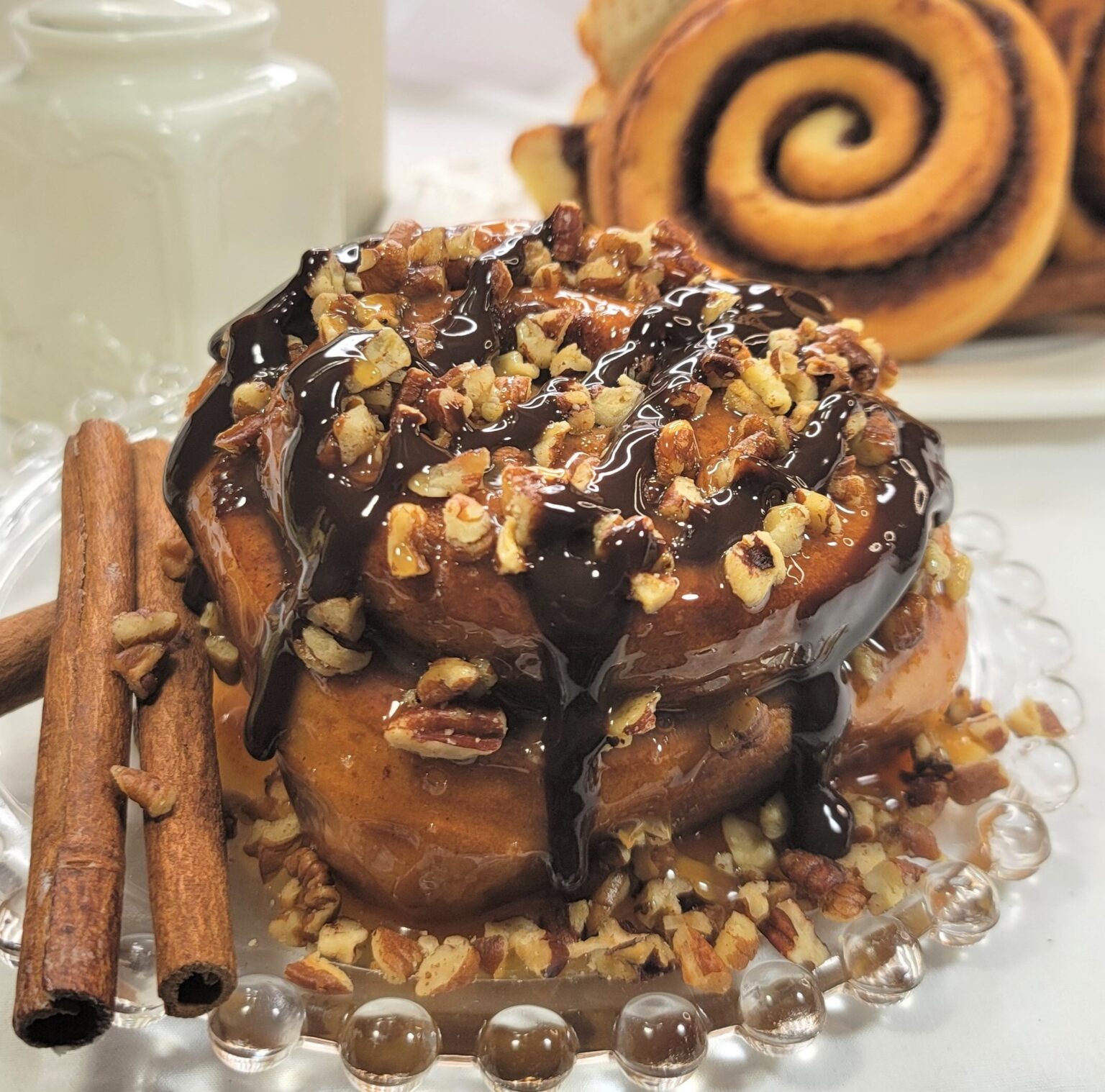 Order Cinnamon Rolls Online | Cinnamom Bakery