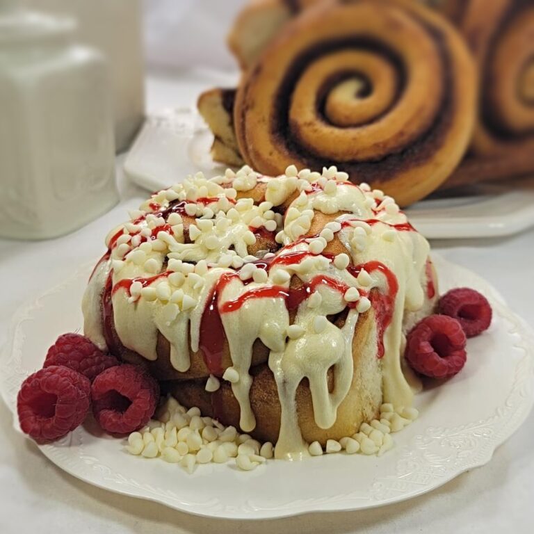 Order Cinnamon Rolls Online | Cinnamom Bakery